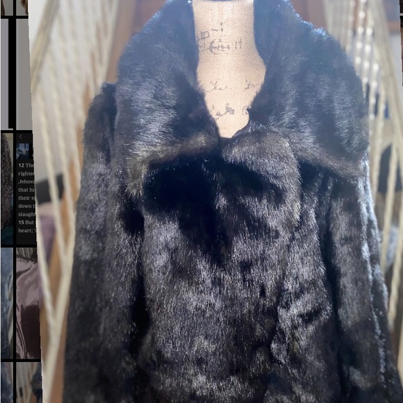 Jennifer Lopez | Jackets & Coats | Jennifer Lopez Lg Faux Fur Coat | Poshmark